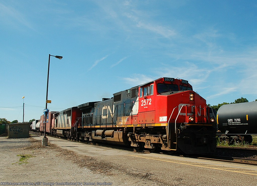 CN 2572 East